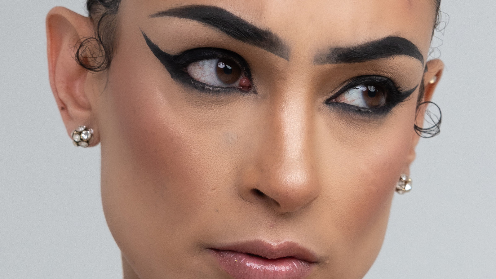 Demo Poses: Brianne – TrueRef